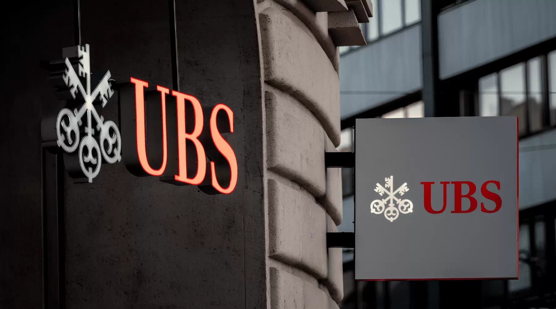 UBS - Thương vụ thâu tóm Credit Suisse huyền thoại giới tài chính
